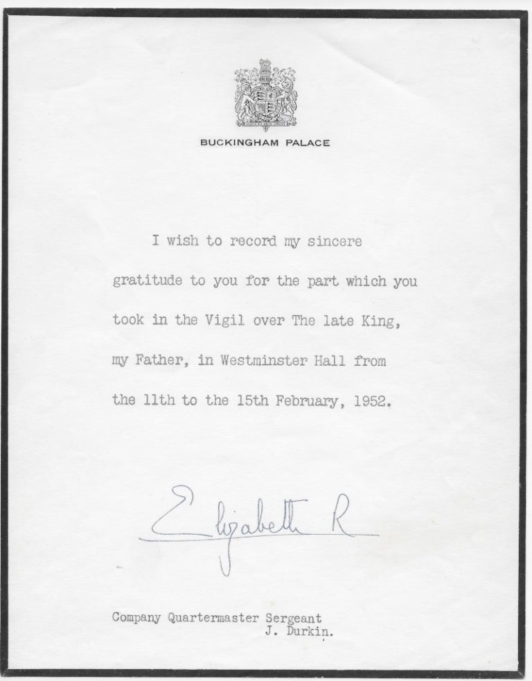 ELIZABETH II - Lettre signée - Autographes Manuscripta